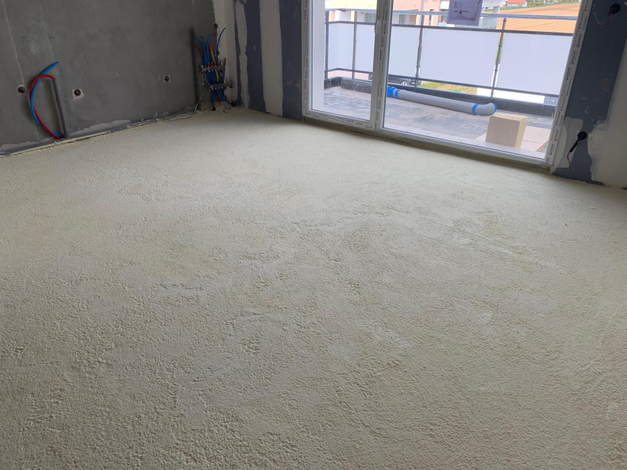 Pose d'isolation en mousse projetée au sol - Colmar & Sélestat